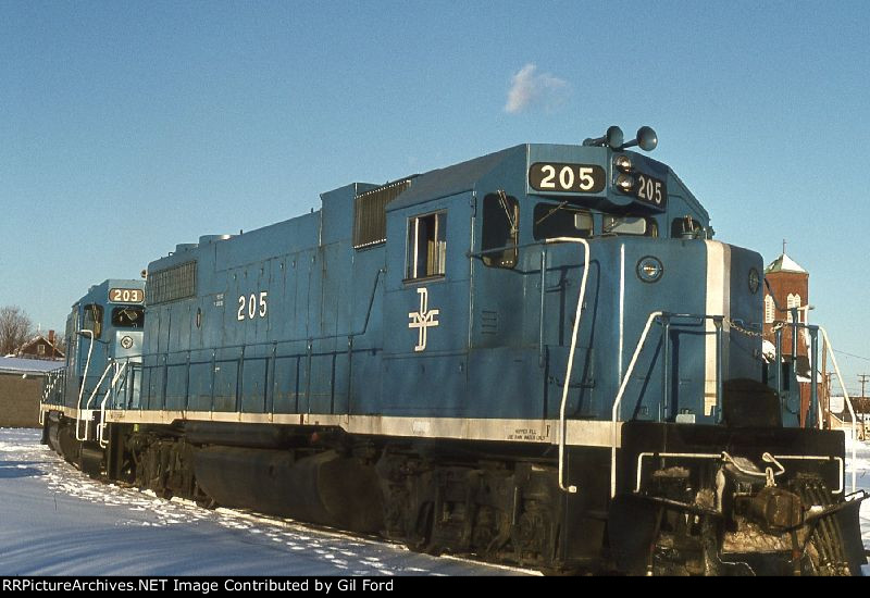 B&M 205(GP38-2)